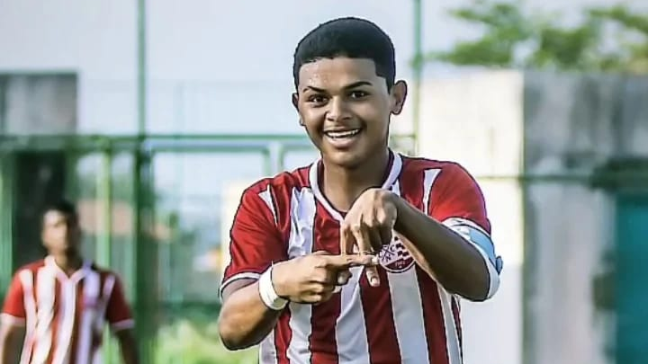 Destrói, cria e conclui: conheça Batinga, volante completo e destaque ...