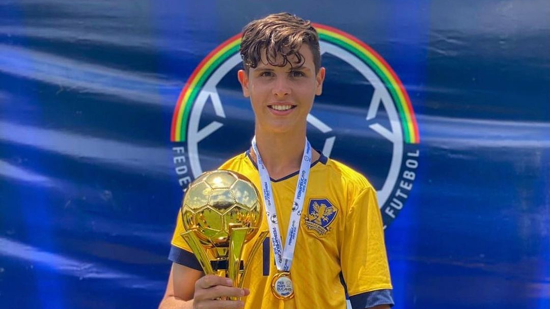 Com "estilo europeu", Lucas Collins leva inspiração no nome e família ...